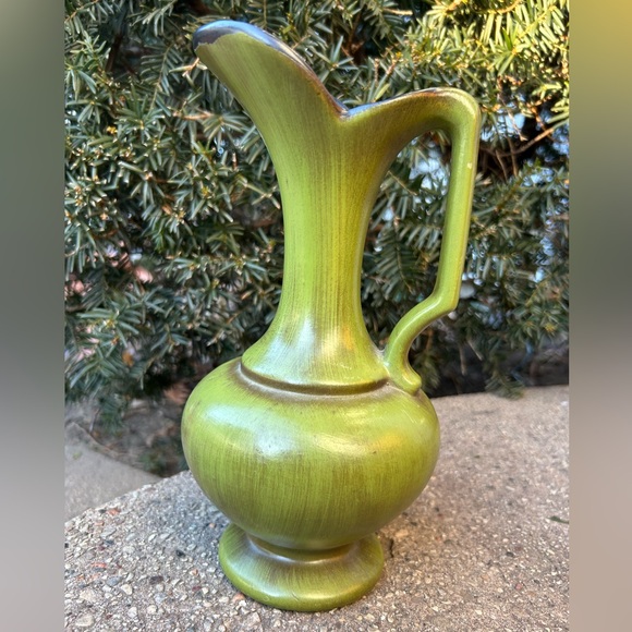 Royal Haeger | Accents | Vintage Royal Haeger Pitcher Vase Avocado ...